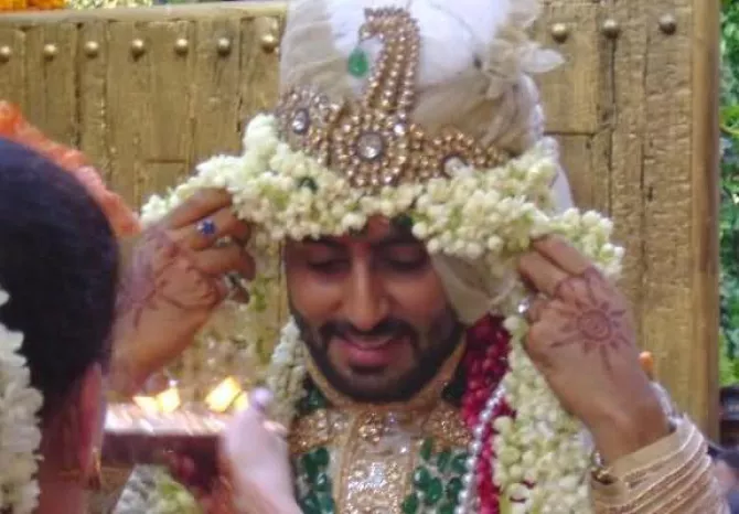 How to Choose Perfect Sehra for the Groom