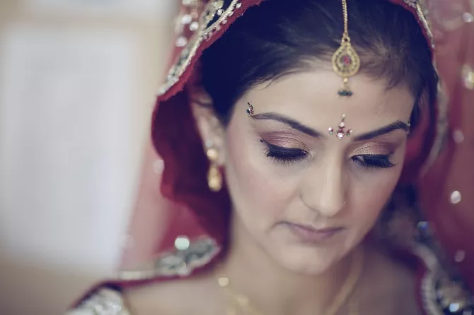 Style Guide For Modern Indian Brides To Rock The Minimal Look On Their ...